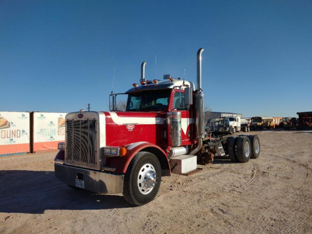 *2006 Peterbilt 379 Ext Hood Truck Tractor