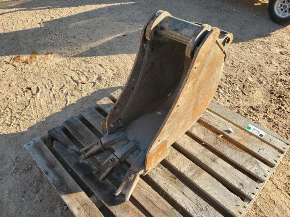 14” Bobcat Digging Bucket